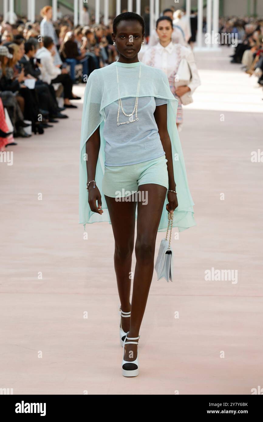 Paris, Frankreich. 01st Oct, 2024. CHANEL Spring/Summer 2025 Runway ...