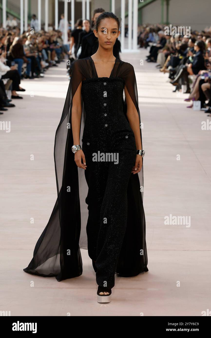 Paris, Frankreich. 01st Oct, 2024. CHANEL Spring/Summer 2025 Runway ...
