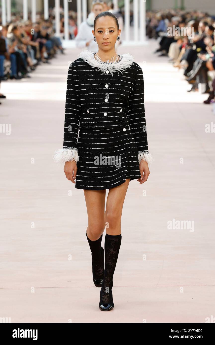 Paris, Frankreich. 01st Oct, 2024. CHANEL Spring/Summer 2025 Runway ...