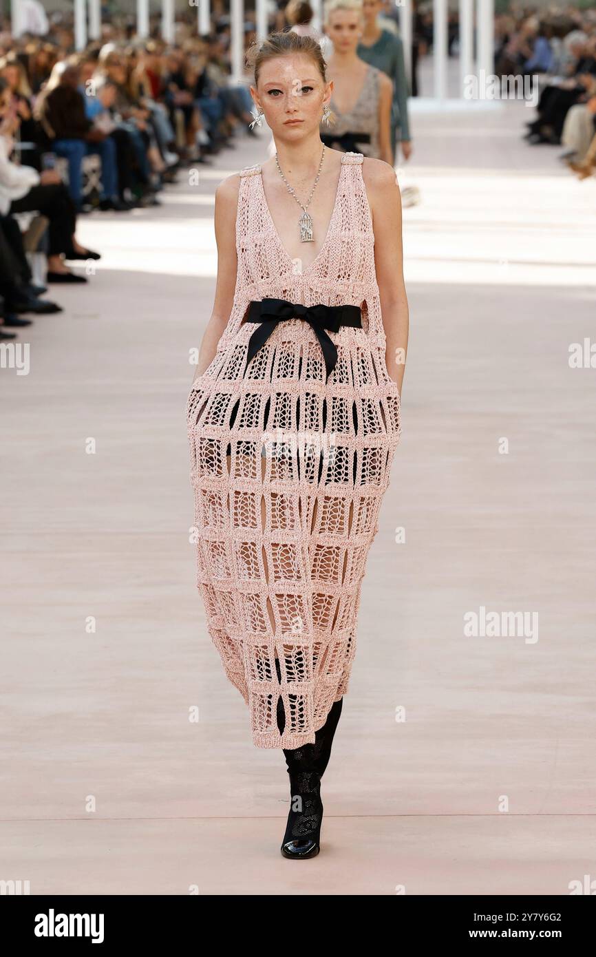 Paris, Frankreich. 01st Oct, 2024. CHANEL Spring/Summer 2025 Runway ...