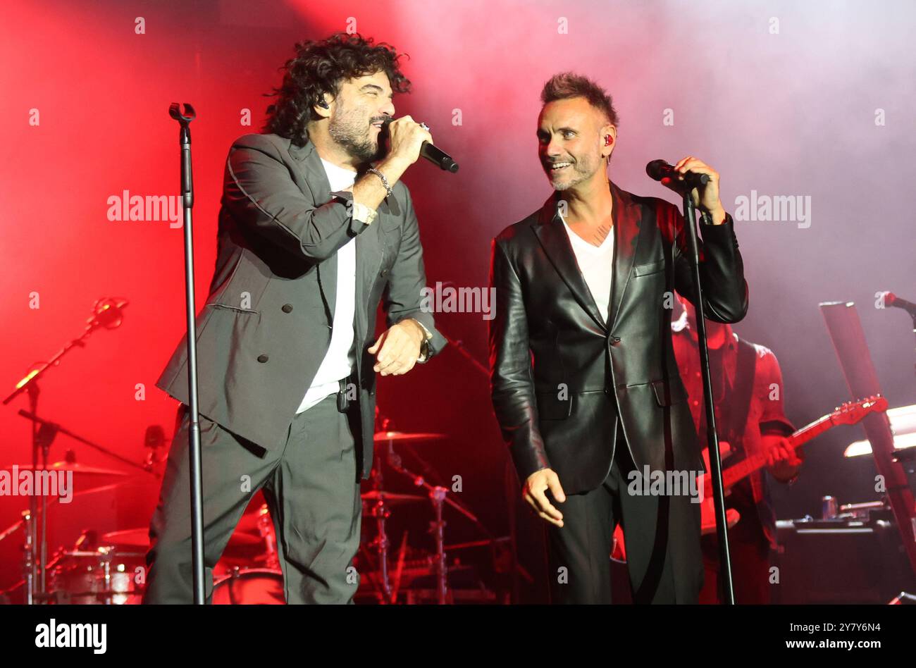 Italian singers Nek (Filippo Neviani) e Francesco Renga performing in ...