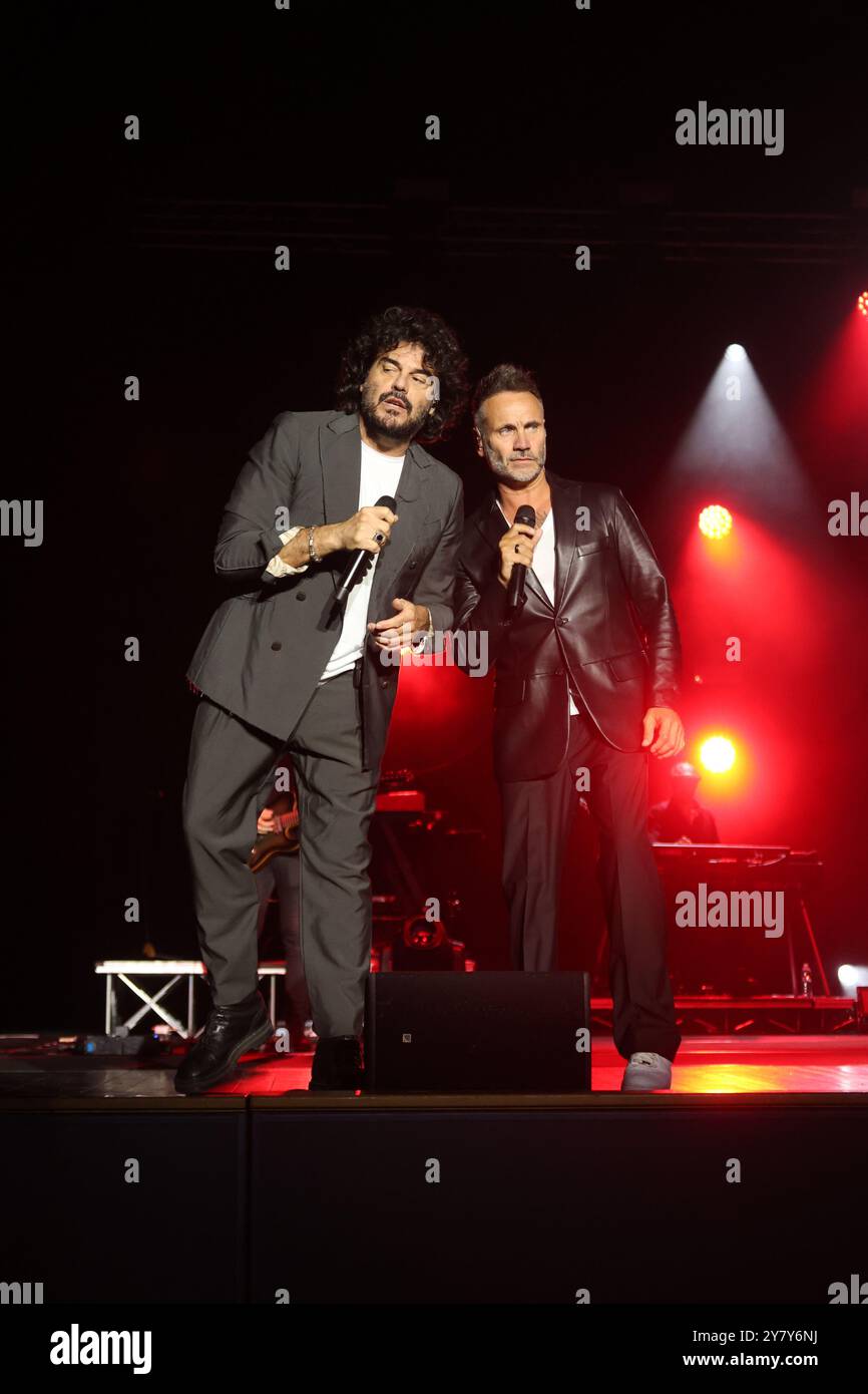 Italian singers song writer hi-res stock photography and images - Alamy