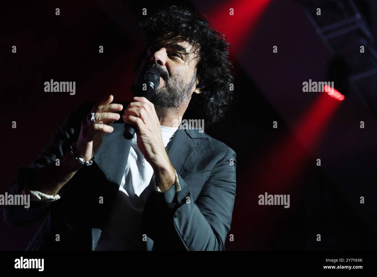 Italian singers Nek (Filippo Neviani) e Francesco Renga performing in ...