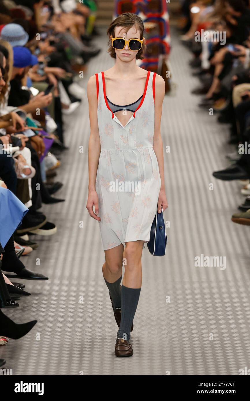 Paris, Frankreich. 01st Oct, 2024. MIU MIU Spring/Summer 2025 Runway ...