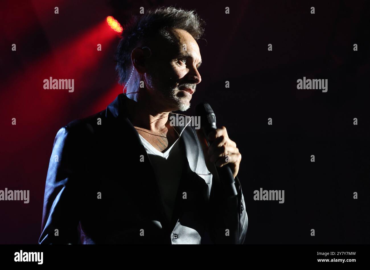 Italian singer Music Concert - Nek Renga Live 2024 Italian singers Nek ...