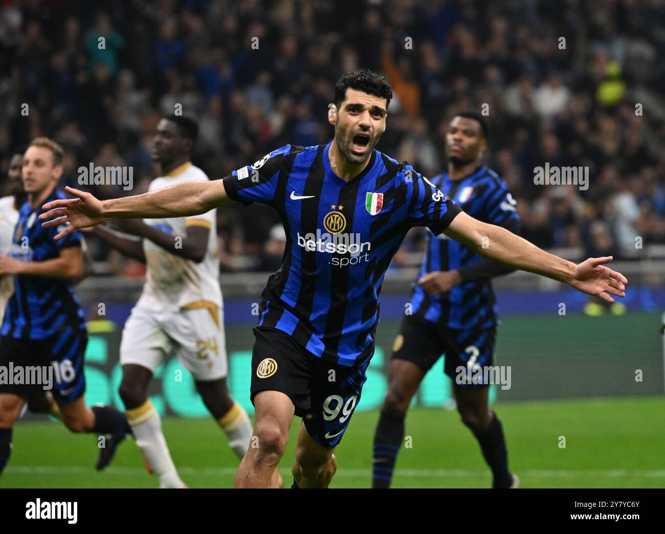 Milan, Italy. 1st Oct, 2024. Inter Milan's Mehdi Taremi celebrates his ...