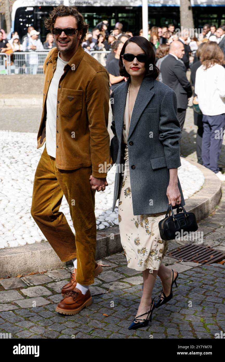 Daisy ridley and tom bateman hi-res stock photography and images - Alamy