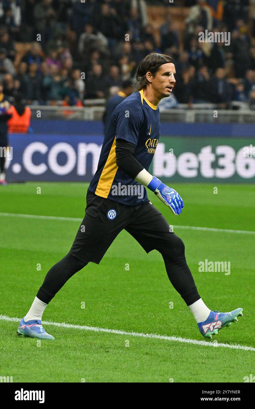 Yann sommer inter champions league hi-res stock photography and images ...