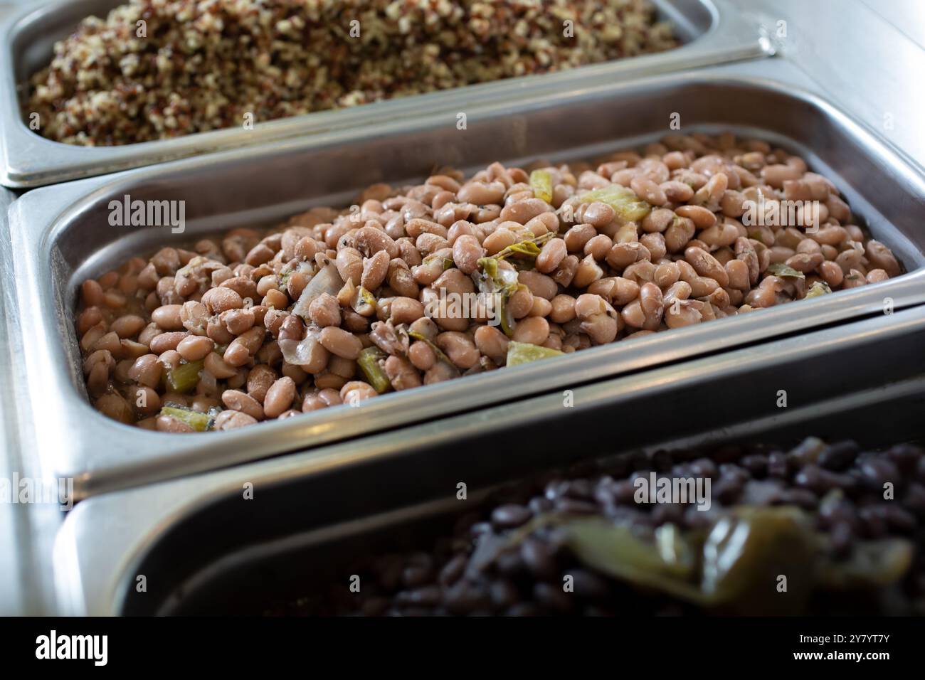 Pinto beans pan hi-res stock photography and images - Alamy