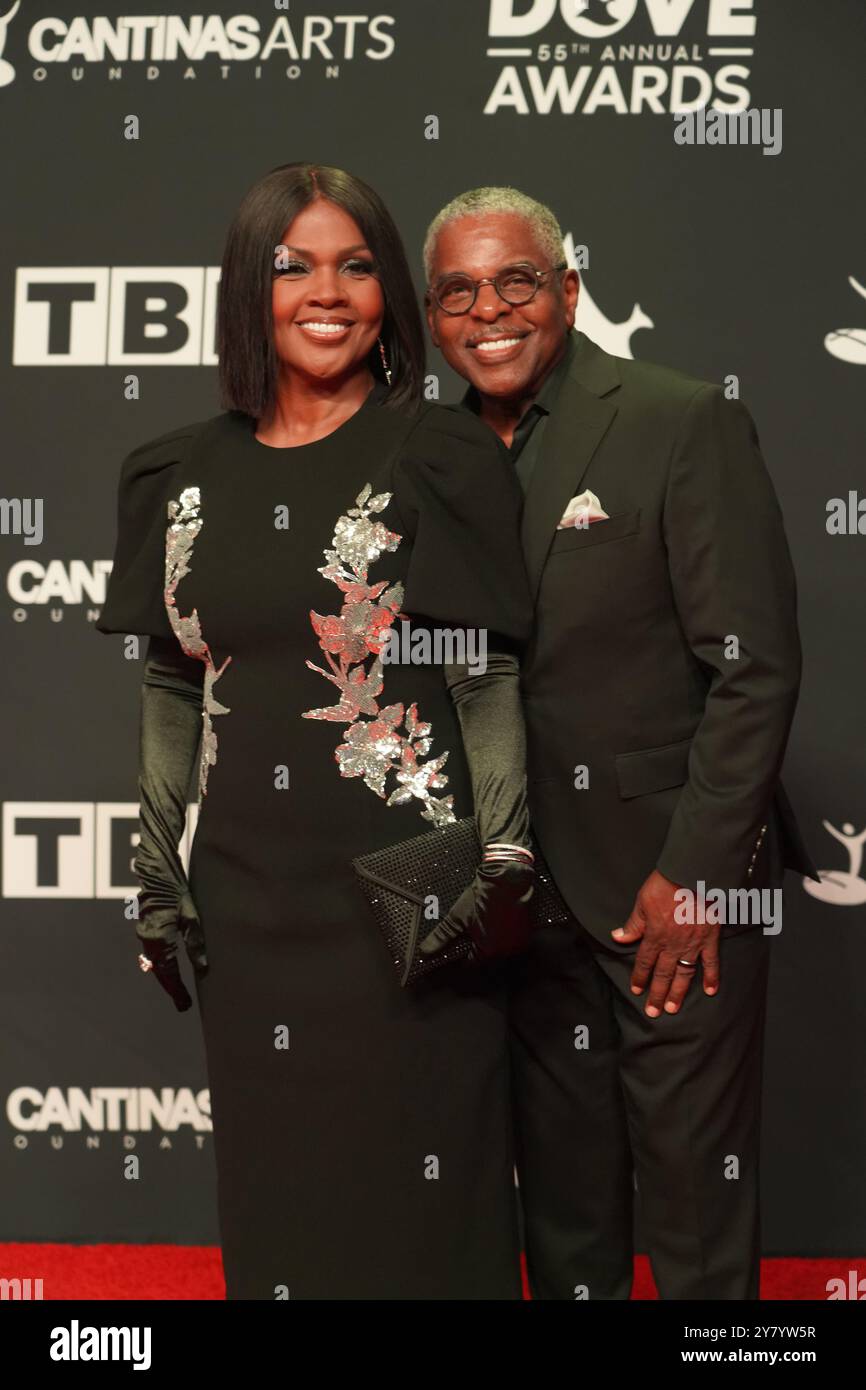 Cece winans dove hi-res stock photography and images - Alamy