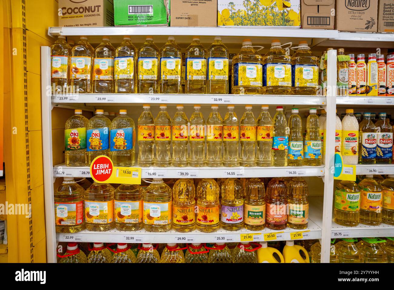 Grocery shelf hi-res stock photography and images - Alamy