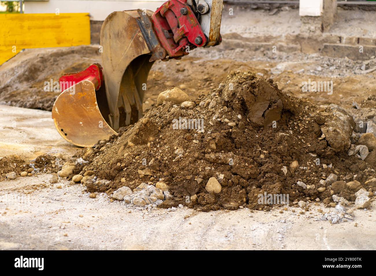 Excavator dig asphalt hi-res stock photography and images - Alamy