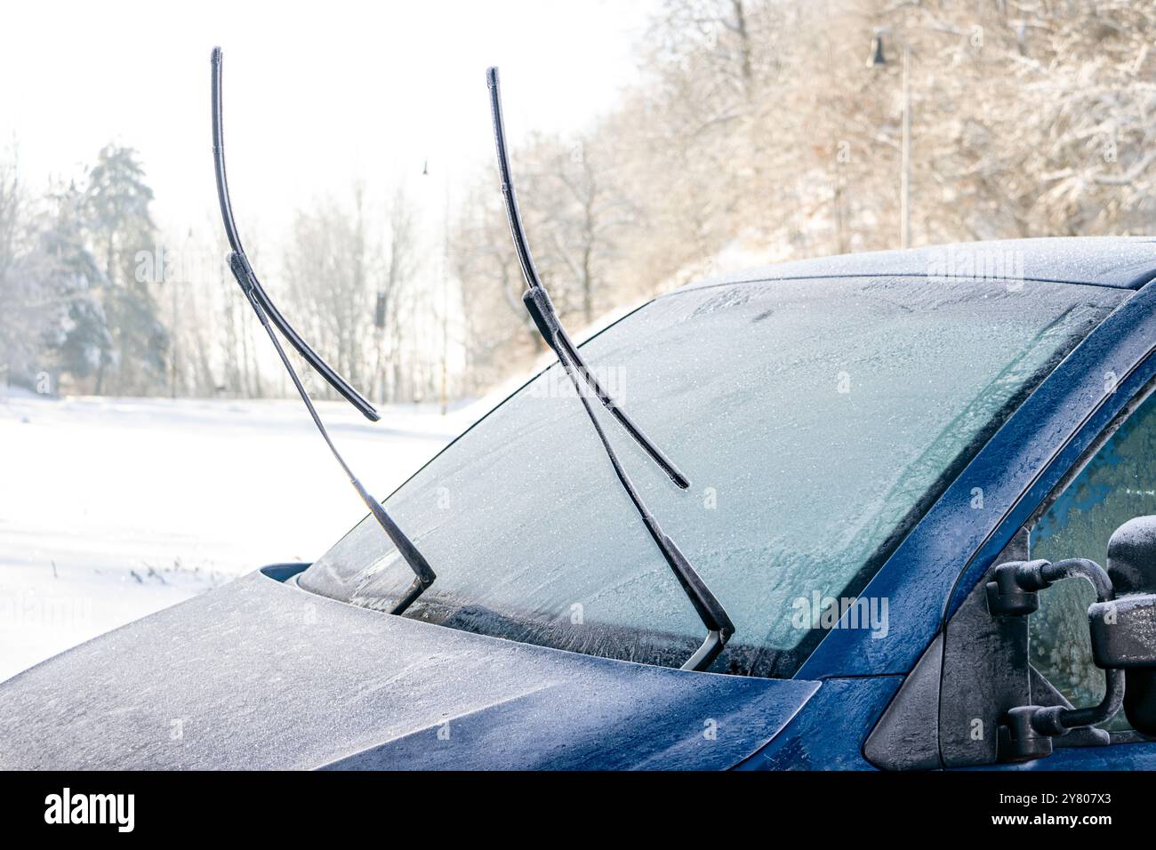 Snow car folded hi-res stock photography and images - Alamy