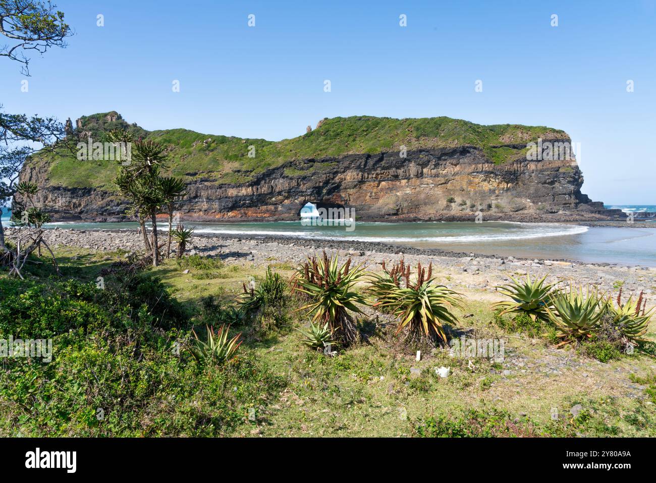 The Hole in the Wall, an extraordinary natural arch on the Indian Ocean ...