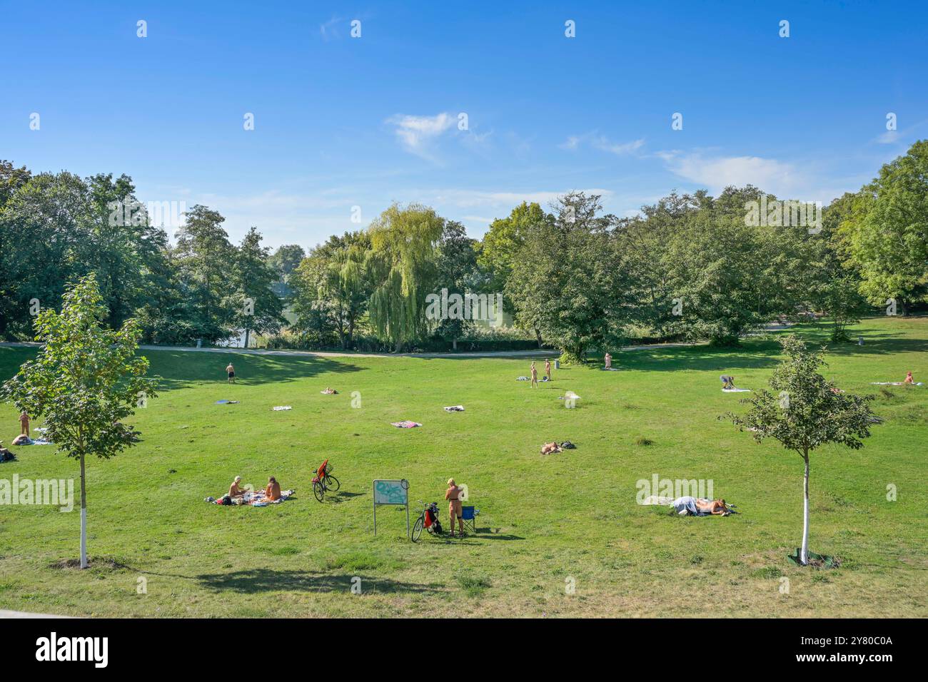 Liegewiese am Halensee, Grunewald, Charlottenburg-Wilmersdorf, Berlin ...