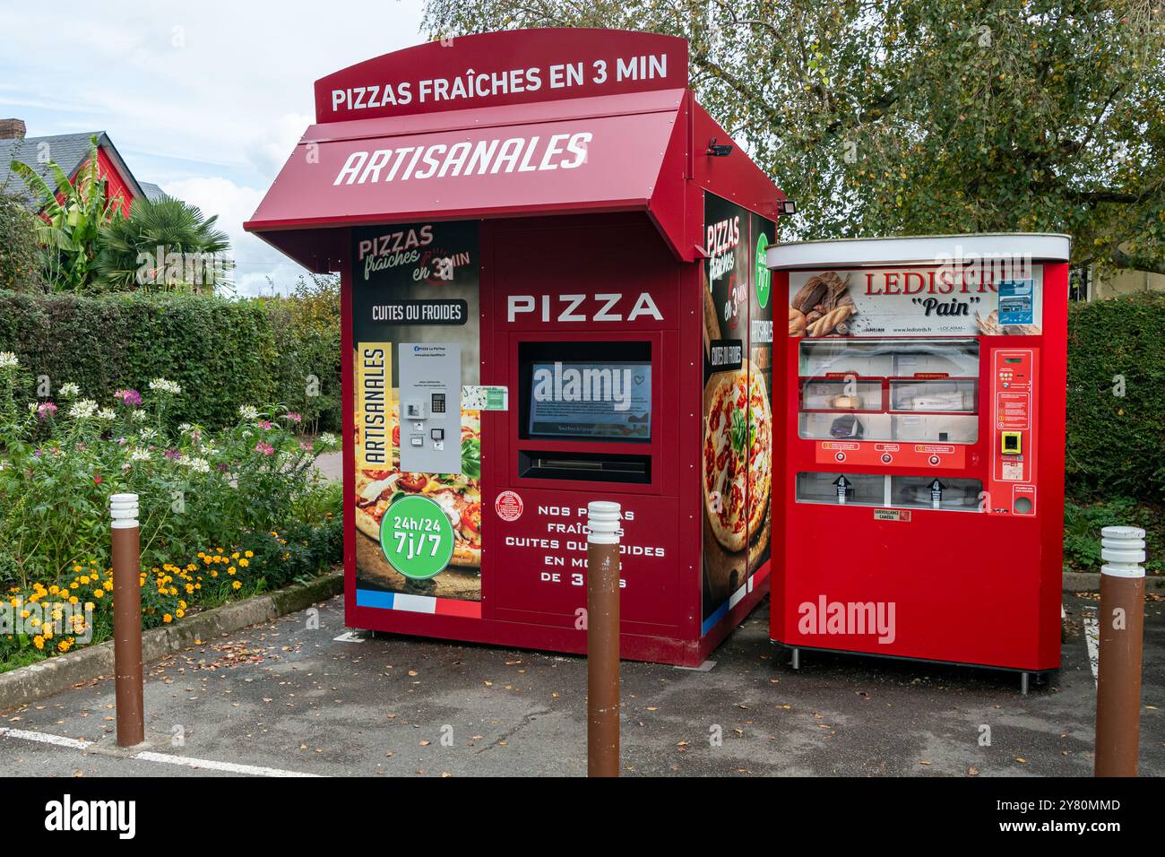 Pizza machines hi-res stock photography and images - Alamy