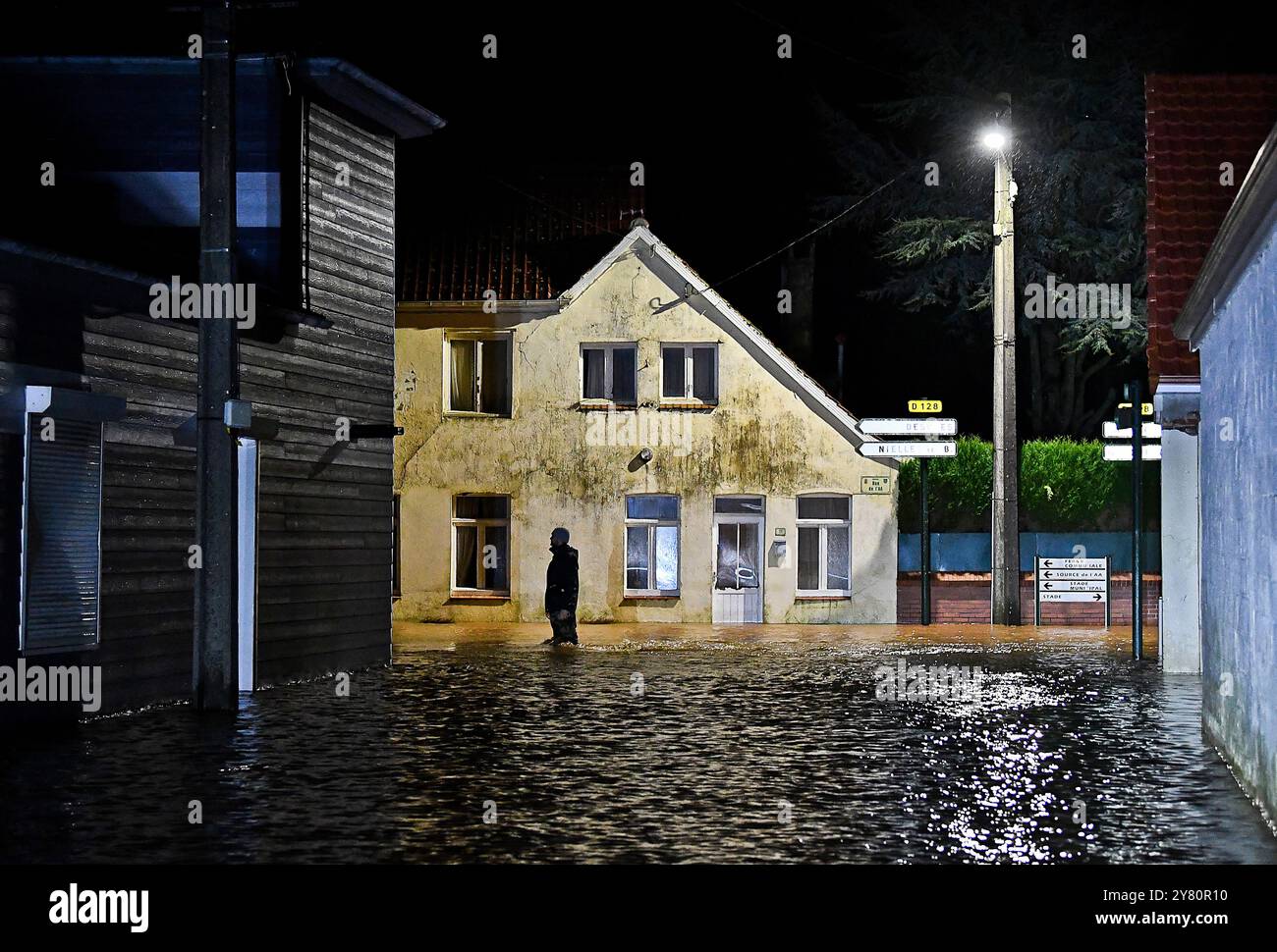 Red level of vigilance hi-res stock photography and images - Alamy