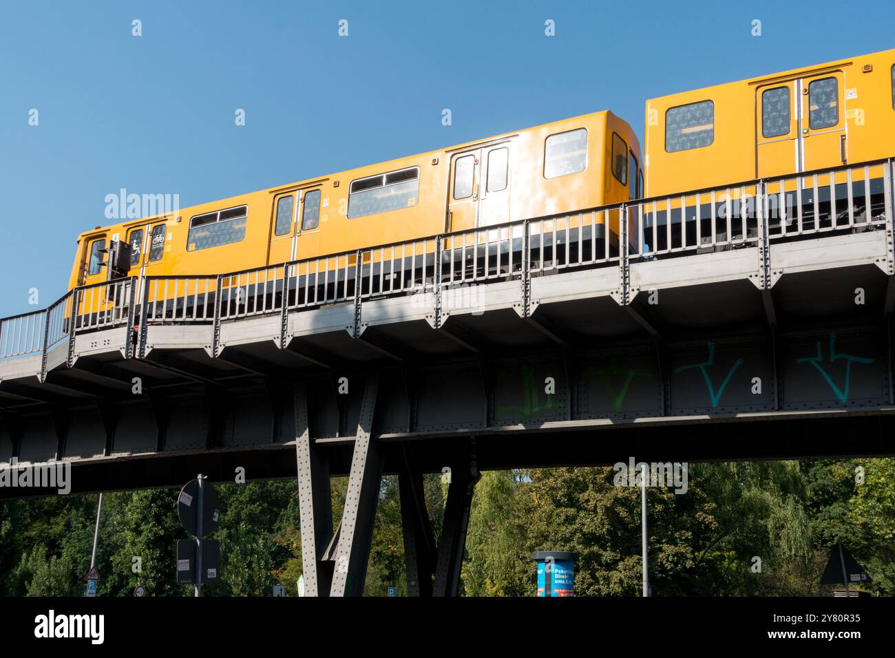 Public Transport Berlin U Bahn Metro Subway Yellow Train Railway BVG ...
