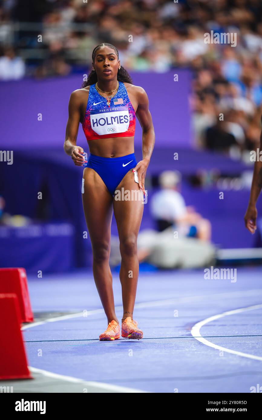 Alexis Holmes participating in the 400 meters at the Paris 2024 Olympic ...