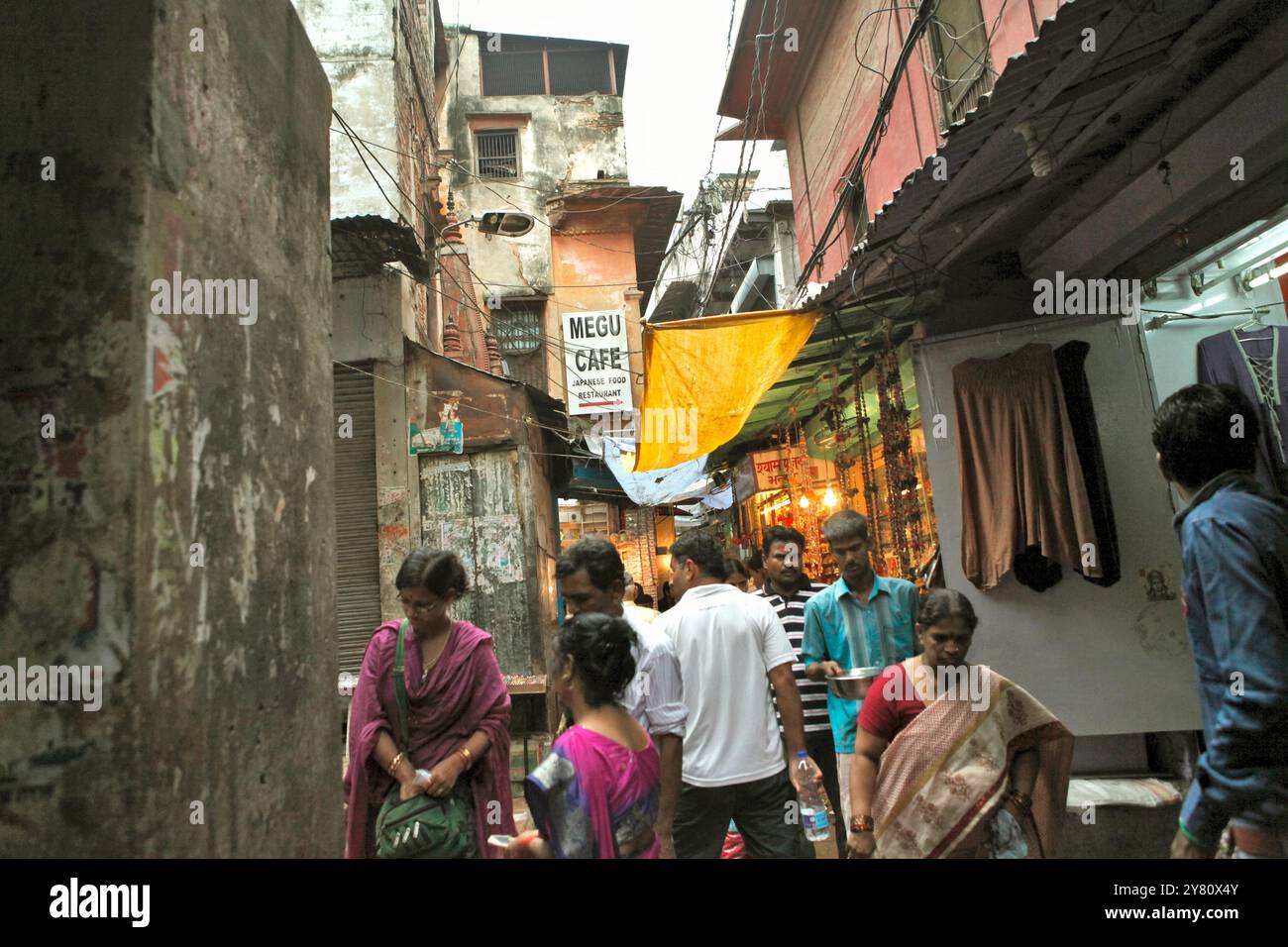 An alley of a market in Varanasi, Uttar Pradesh, India Stock Photo - Alamy