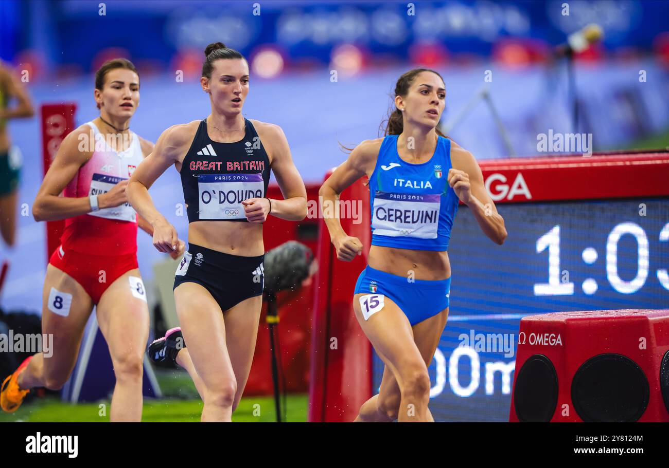 Sveva Gerevini participating in the 800 meters Throw at the Paris 2024 ...