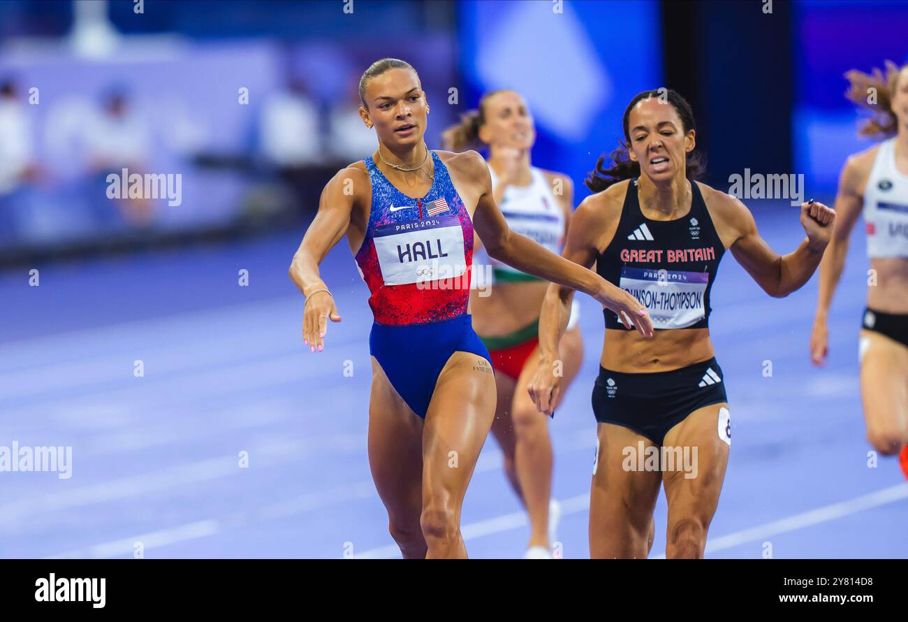 Anna Hall participating in the 800 m at the Paris 2024 Olympic Games ...