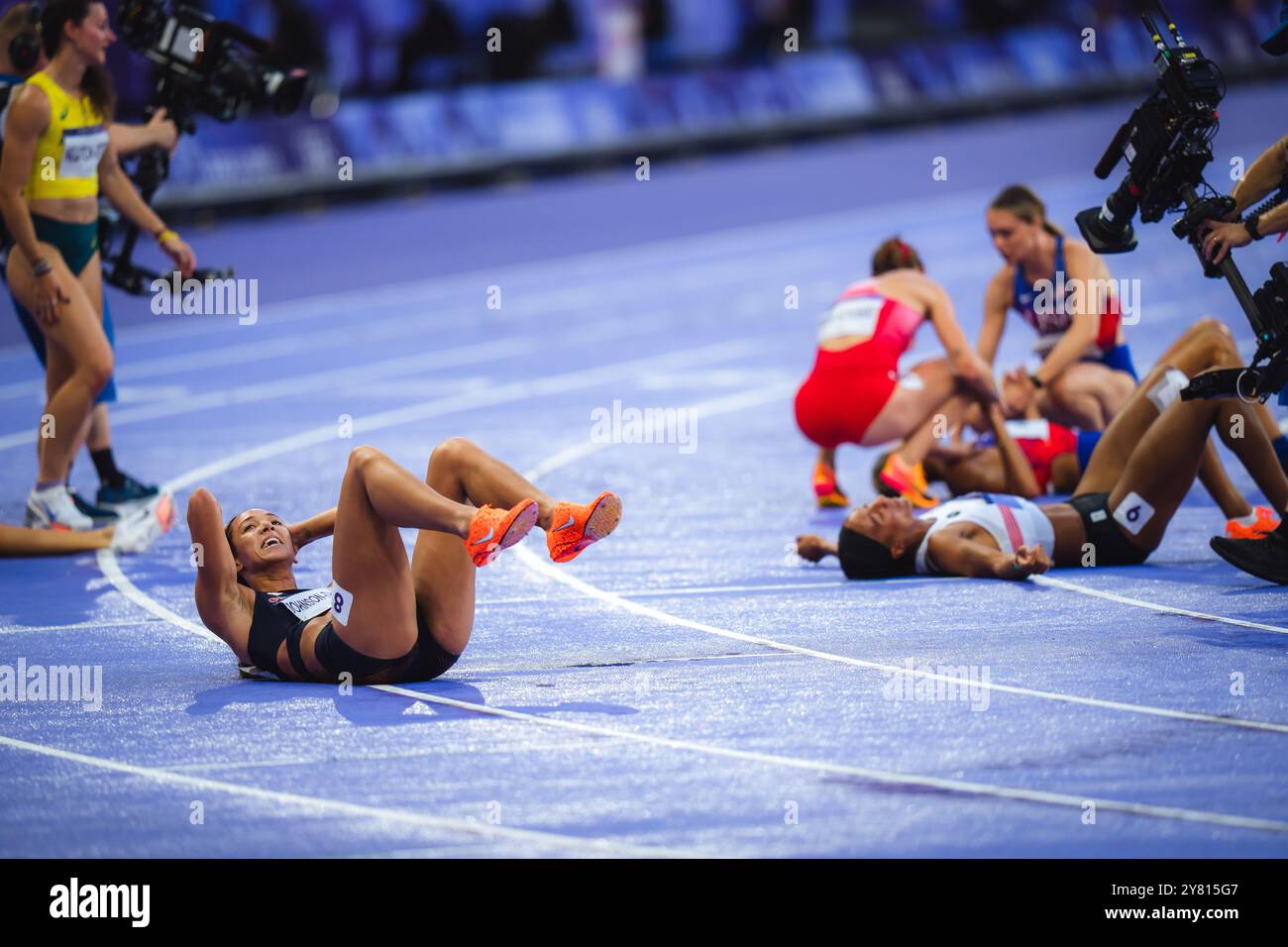 Katarina Johnson-Thompson celebrating her country's flag in the 800 ...