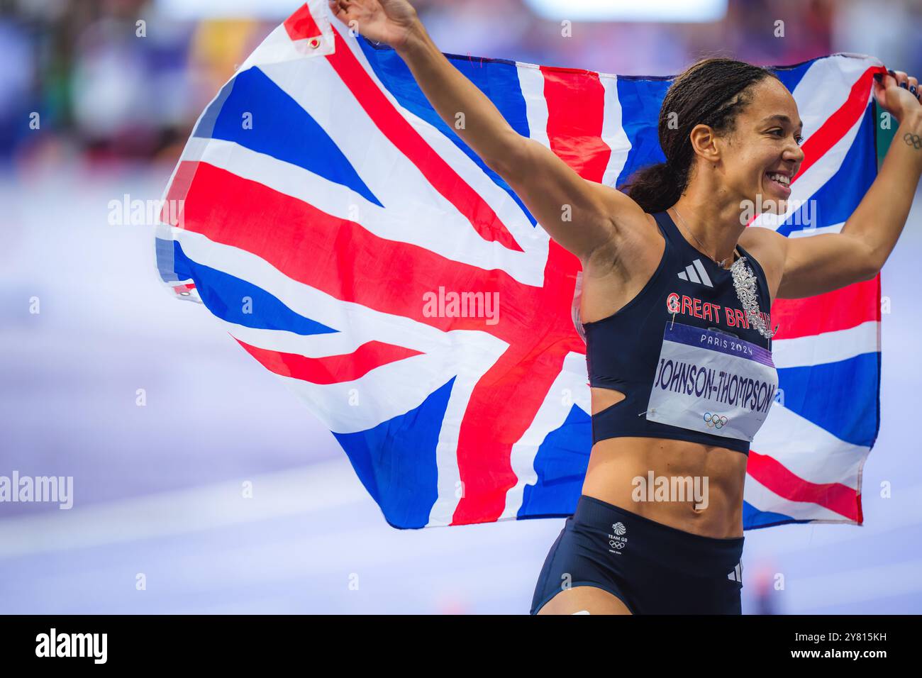 Katarina Johnson-Thompson celebrating her country's flag in the 800 ...