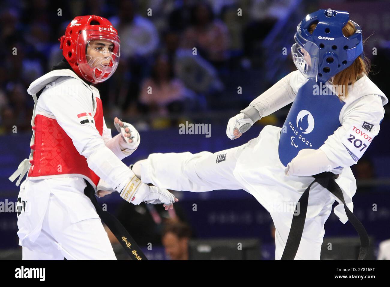 Ana JAPARIDZE of Georgia (blue) wins bronze vs Salma ALI ABD AL MONEEM ...