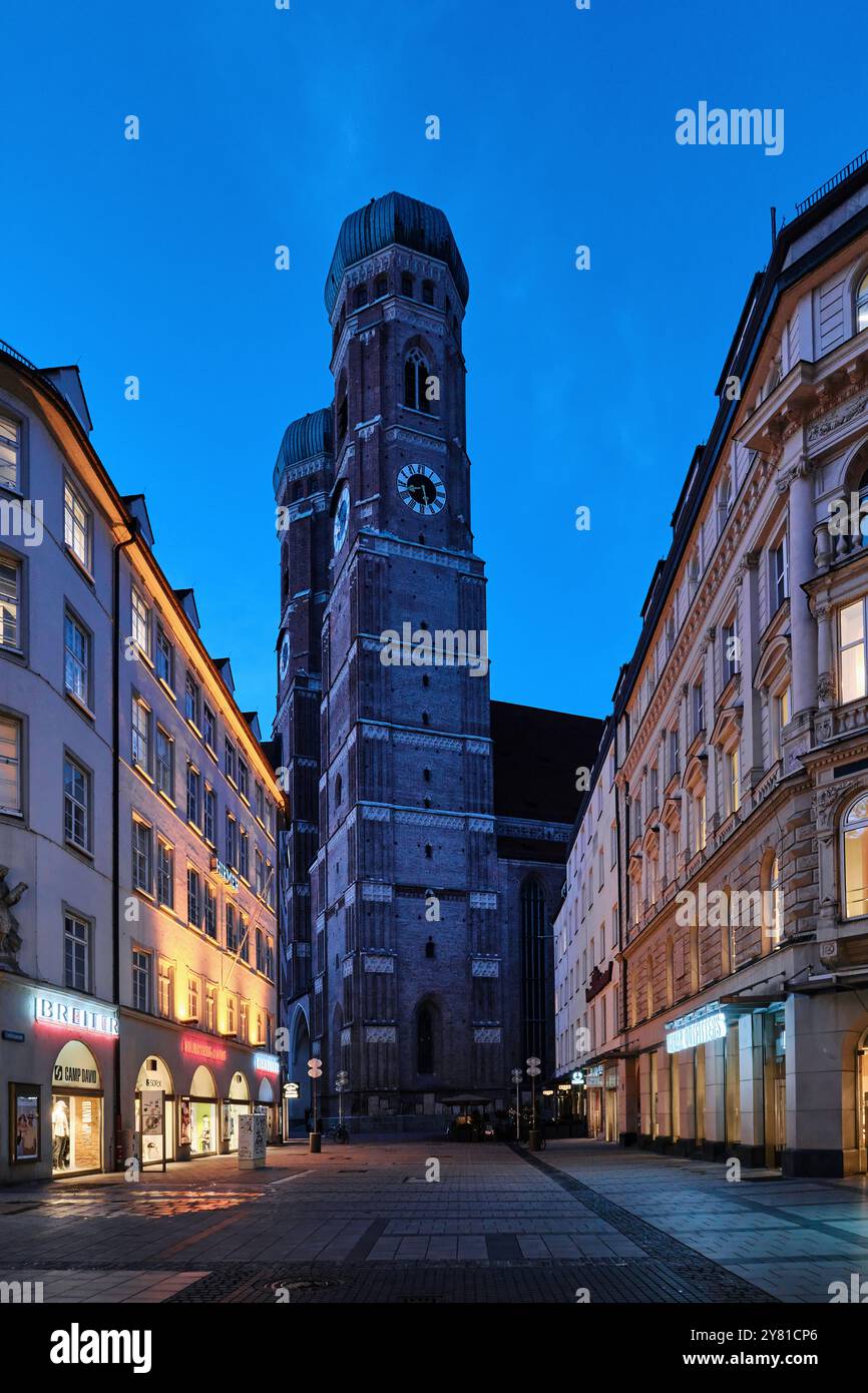 Frauenkirche symbol munich hi-res stock photography and images - Alamy