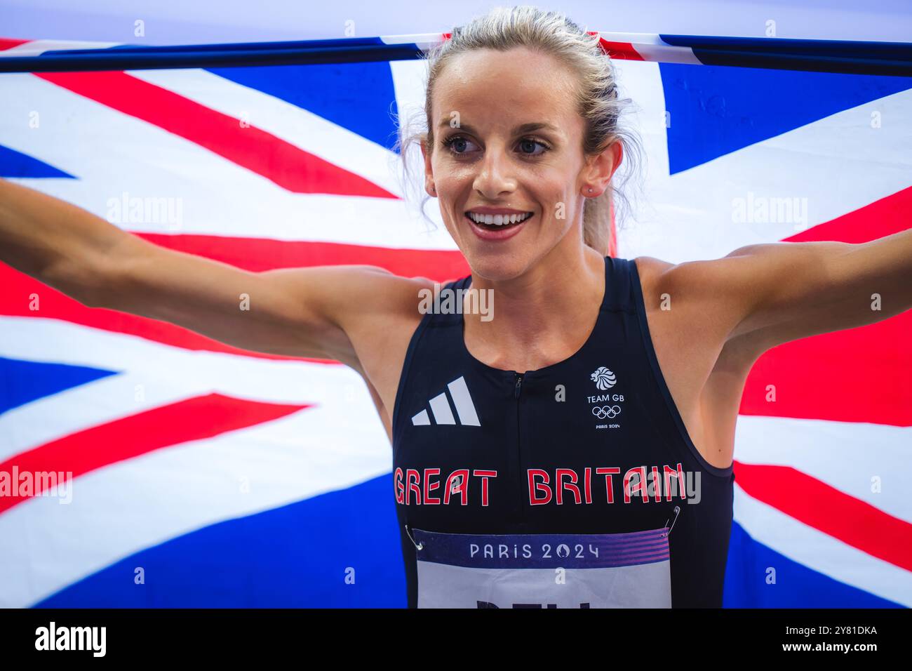 Georgia Bell celebrating with her country's flag in the 1500 meters at ...