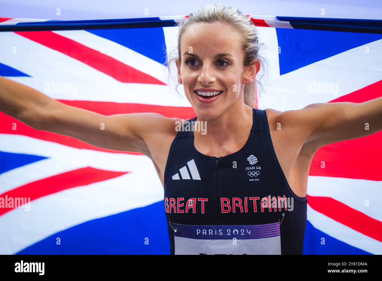 Georgia Bell celebrating with her country's flag in the 1500 meters at ...