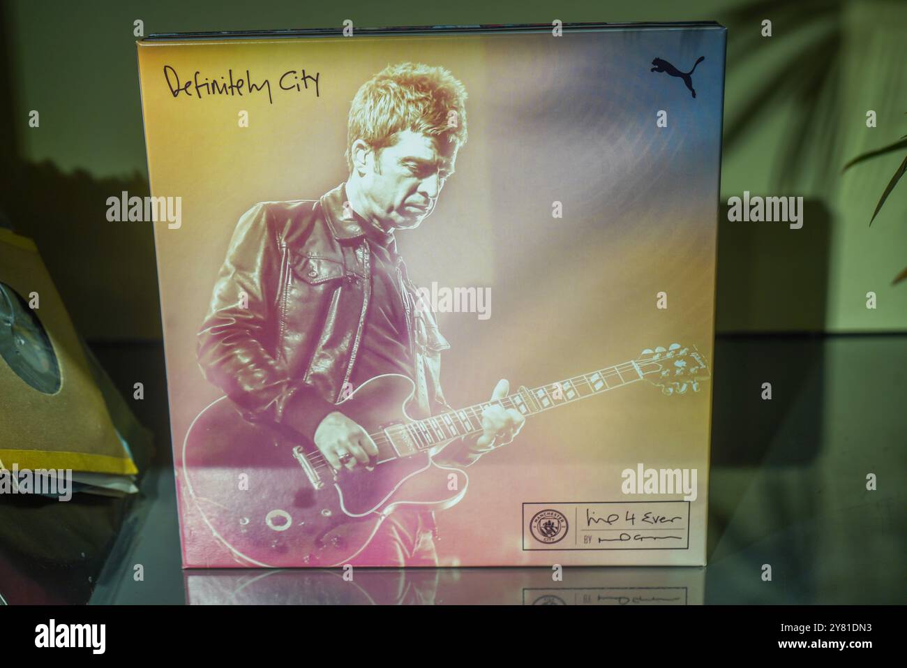 Oasis definitely maybe album cover hi-res stock photography and images ...