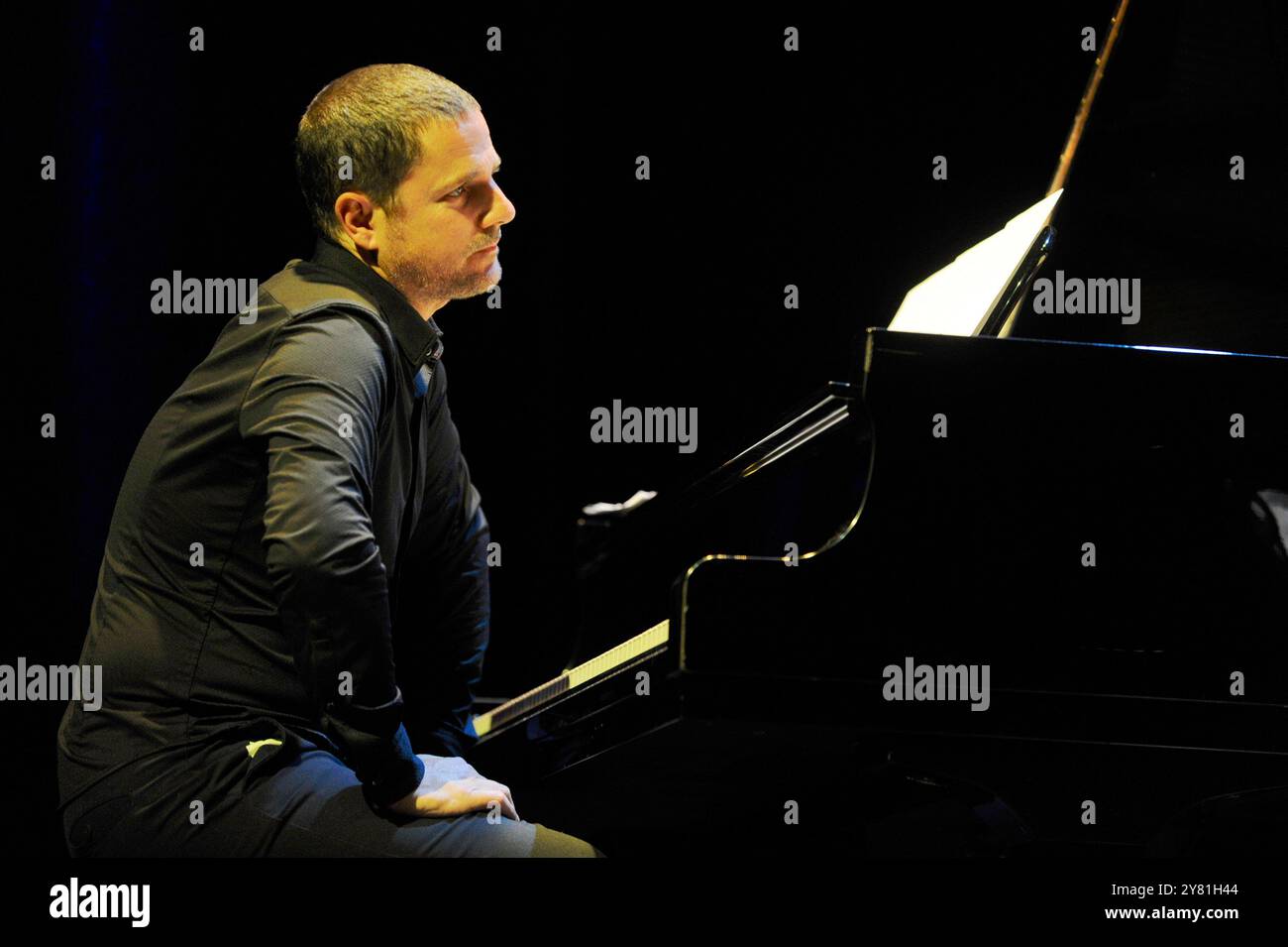 Der deutsche Jazz-Pianist Roman Babik im Essener Grillo-Theater. German ...