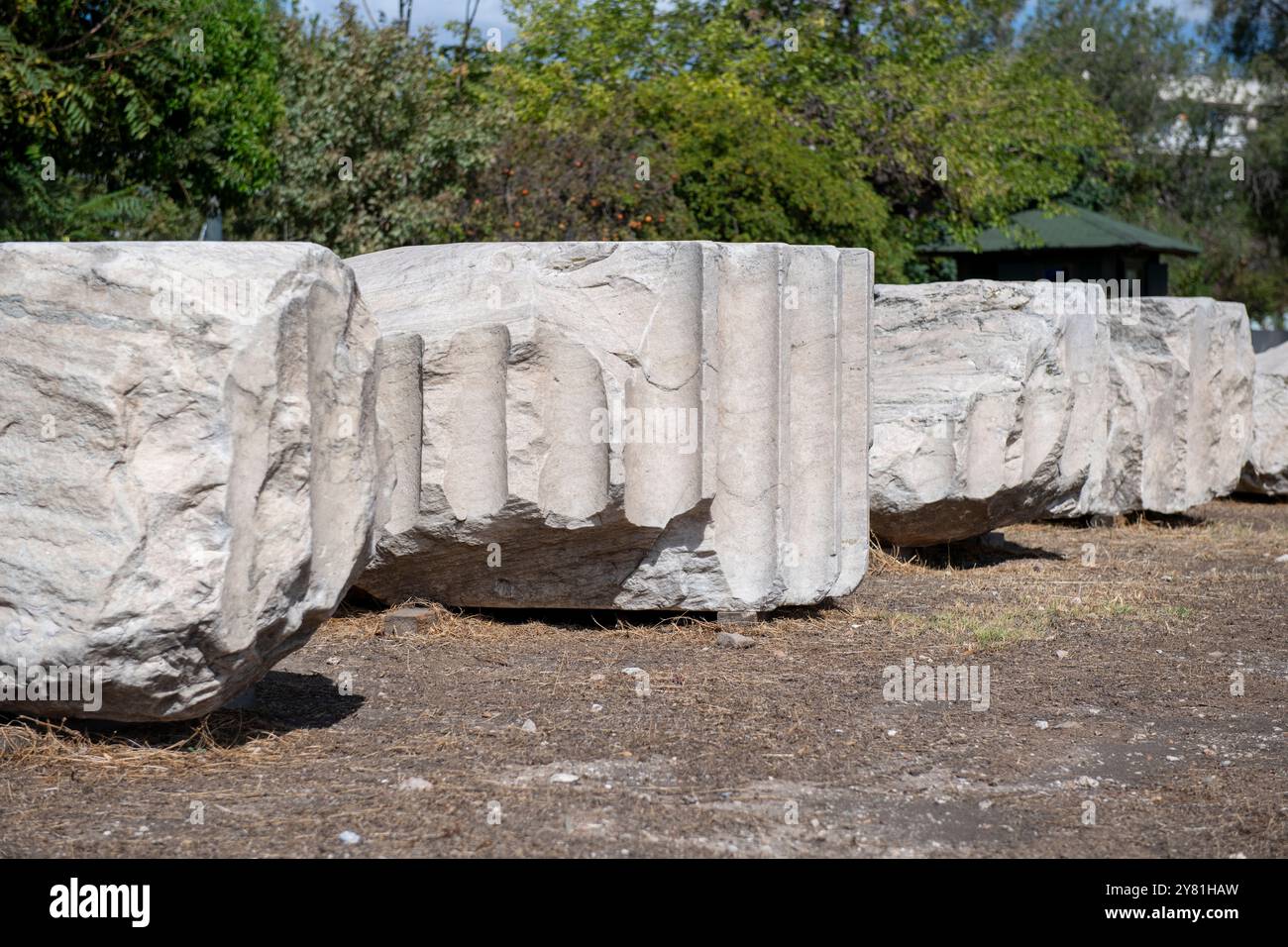 The spectacular stone columns of Hadrians Arch and Temple of Zeus ...