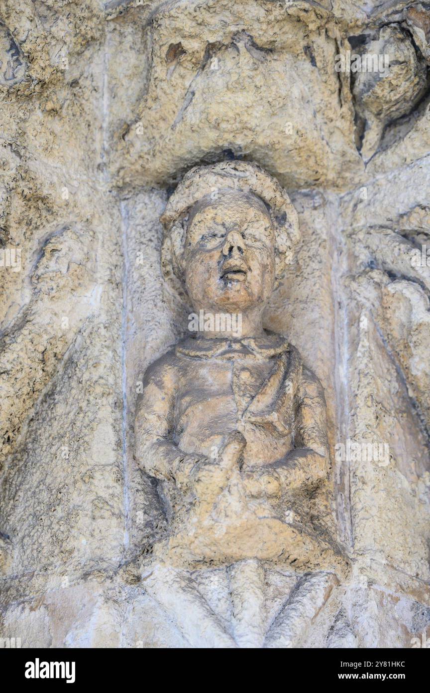 London, England, UK. Temple Church: badly eroded carved stone figure in ...