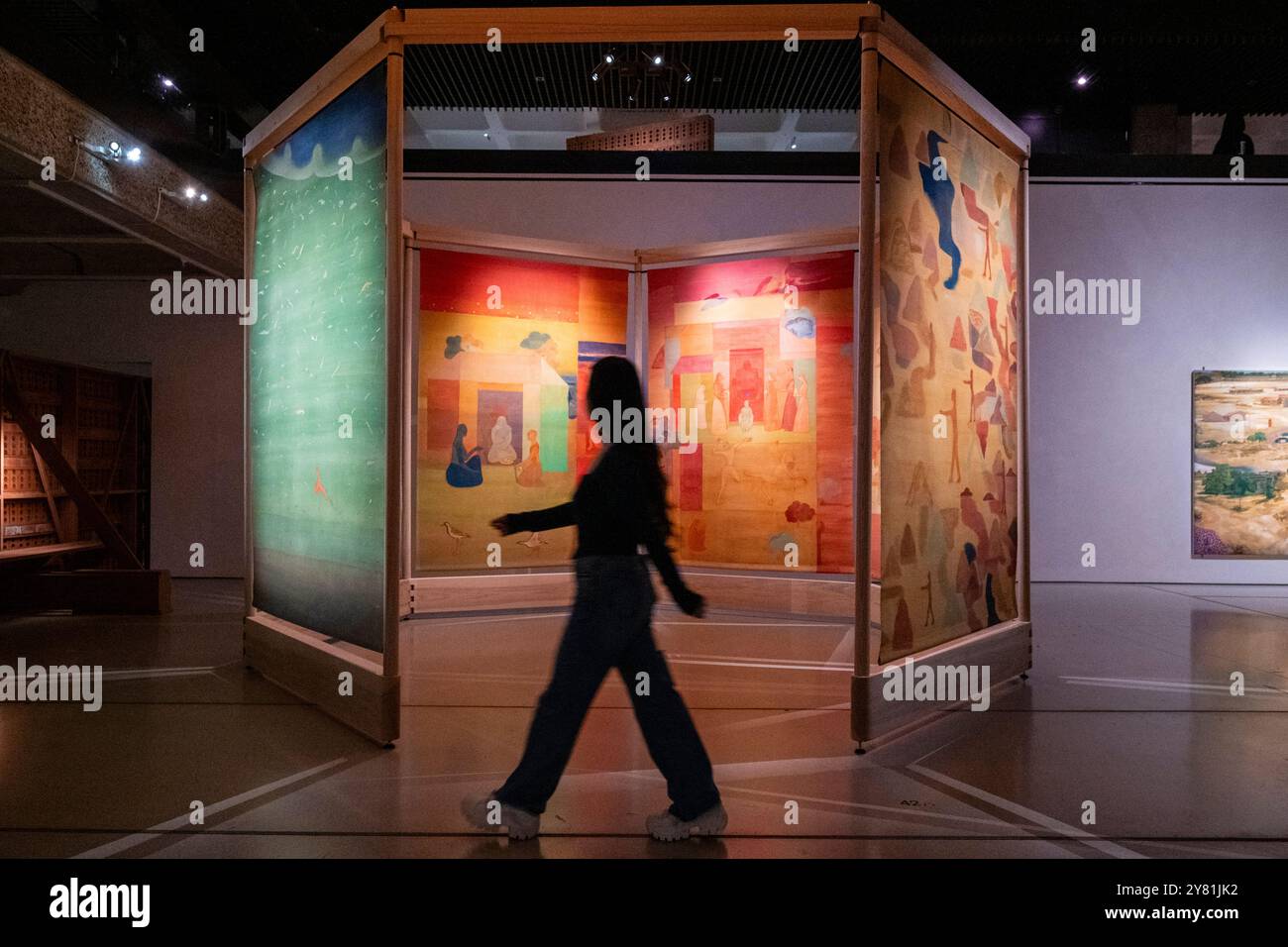 London, UK. 2 October 2024. A staff member with 'Shamiana', 1996, by ...