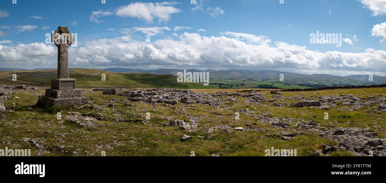 Beacon Hill Cross Monument to the jubilee of Queen Victoria, near Orton ...