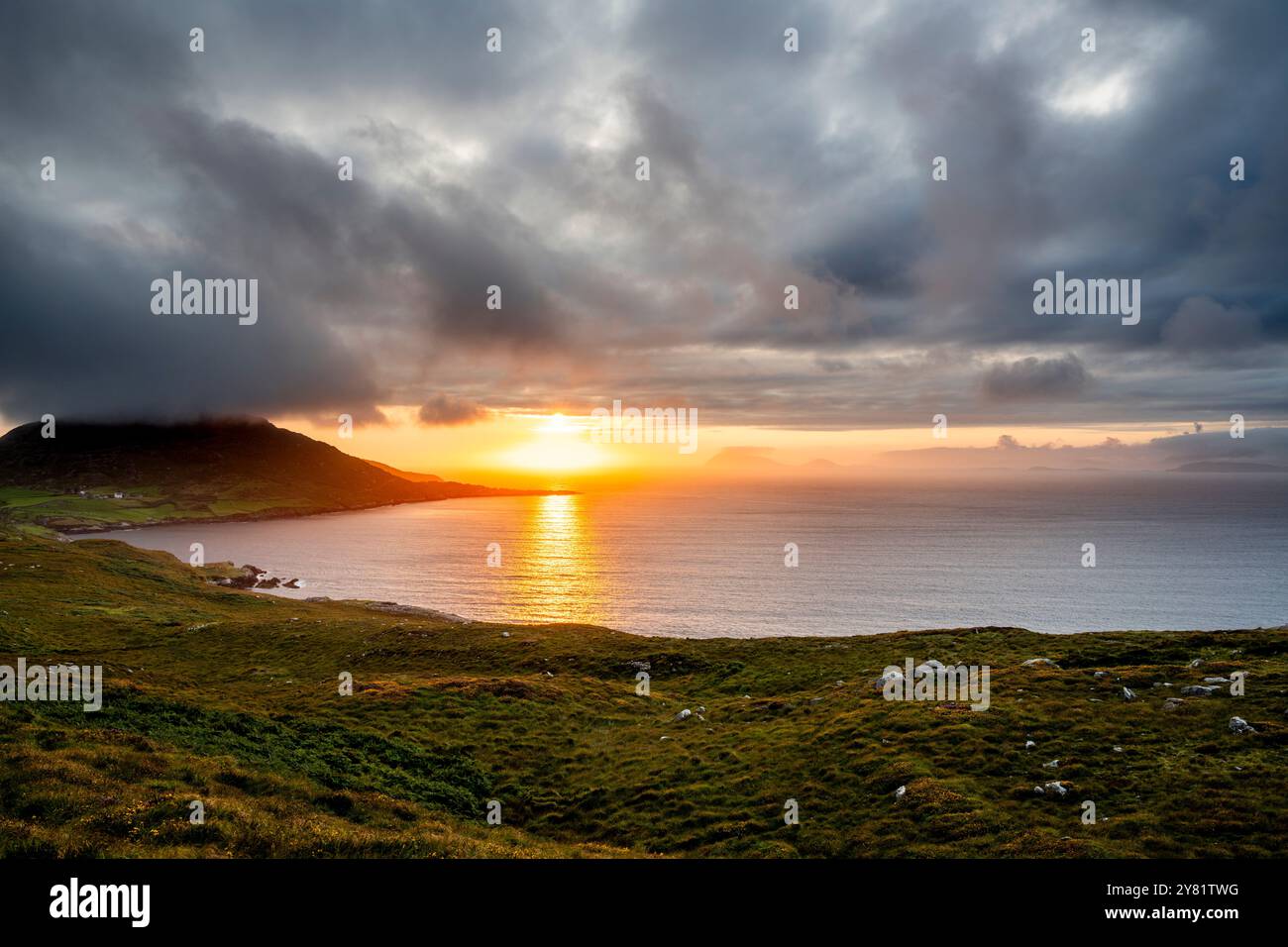 Sunset over the Atlantic Ocean from Caherkeem, Beara Peninsula, County ...