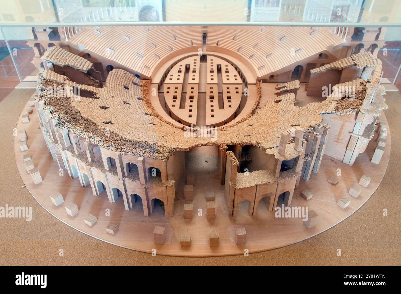 Anfiteatro campano edificato sul modello del Colosseo di Roma ...