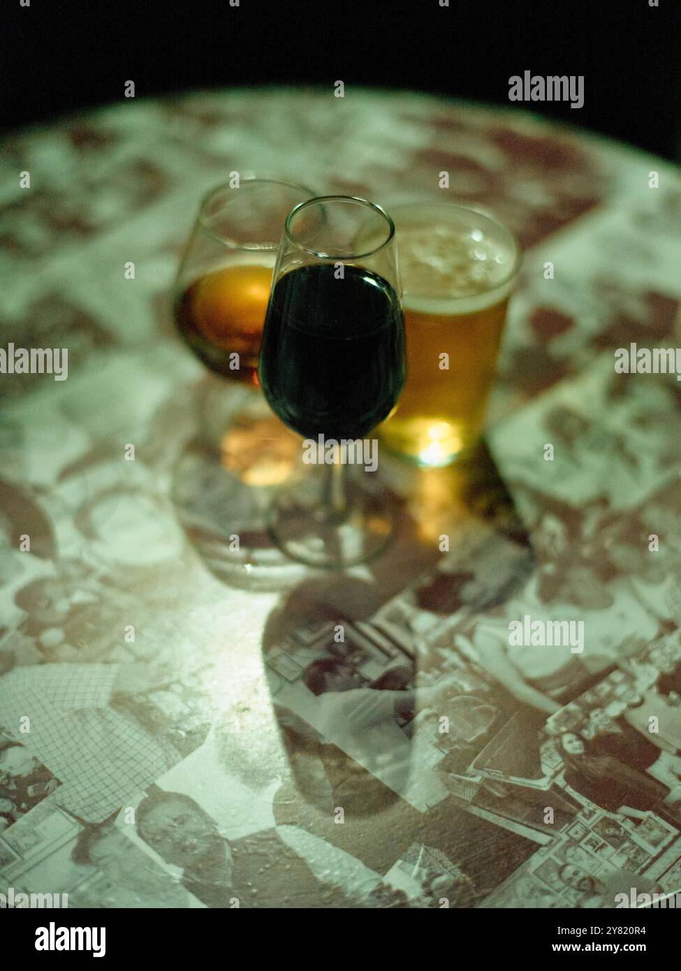 Pint beer black white hi-res stock photography and images - Alamy