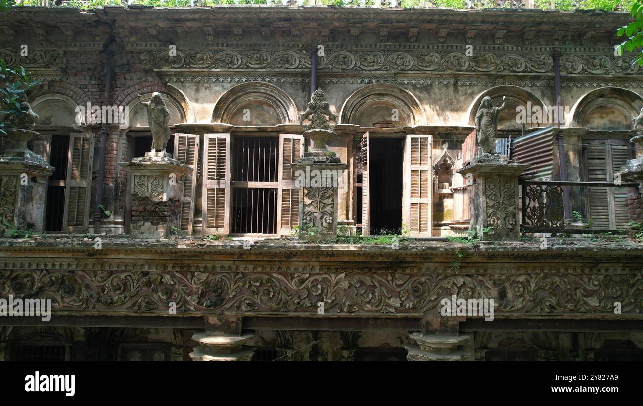 Old heritage house at Pakutia Zamindar Bari, Dhaka Division, Nagarpur ...