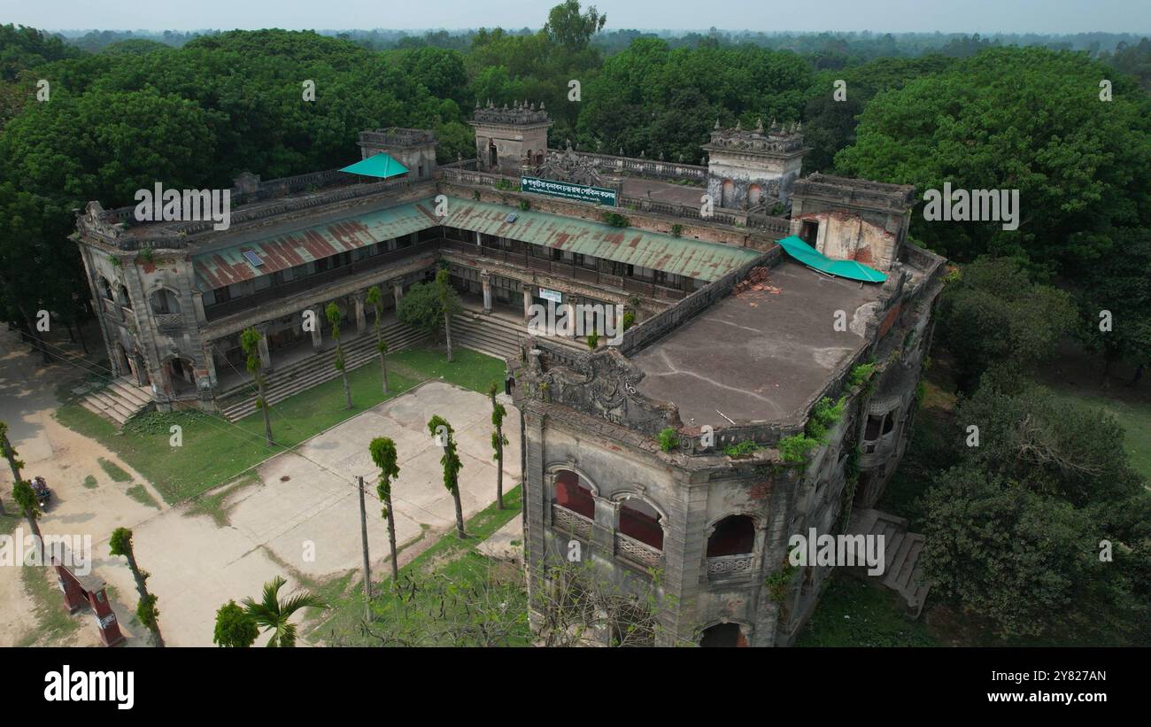 Old heritage house at Pakutia Zamindar Bari, Dhaka Division, Nagarpur, Bangladesh Stock Photo ...