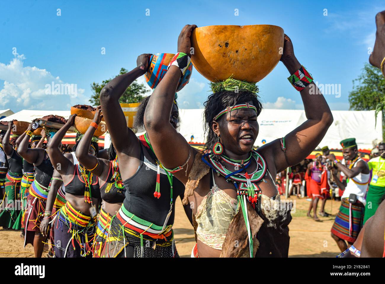 African women with calabashes hi-res stock photography and images - Alamy