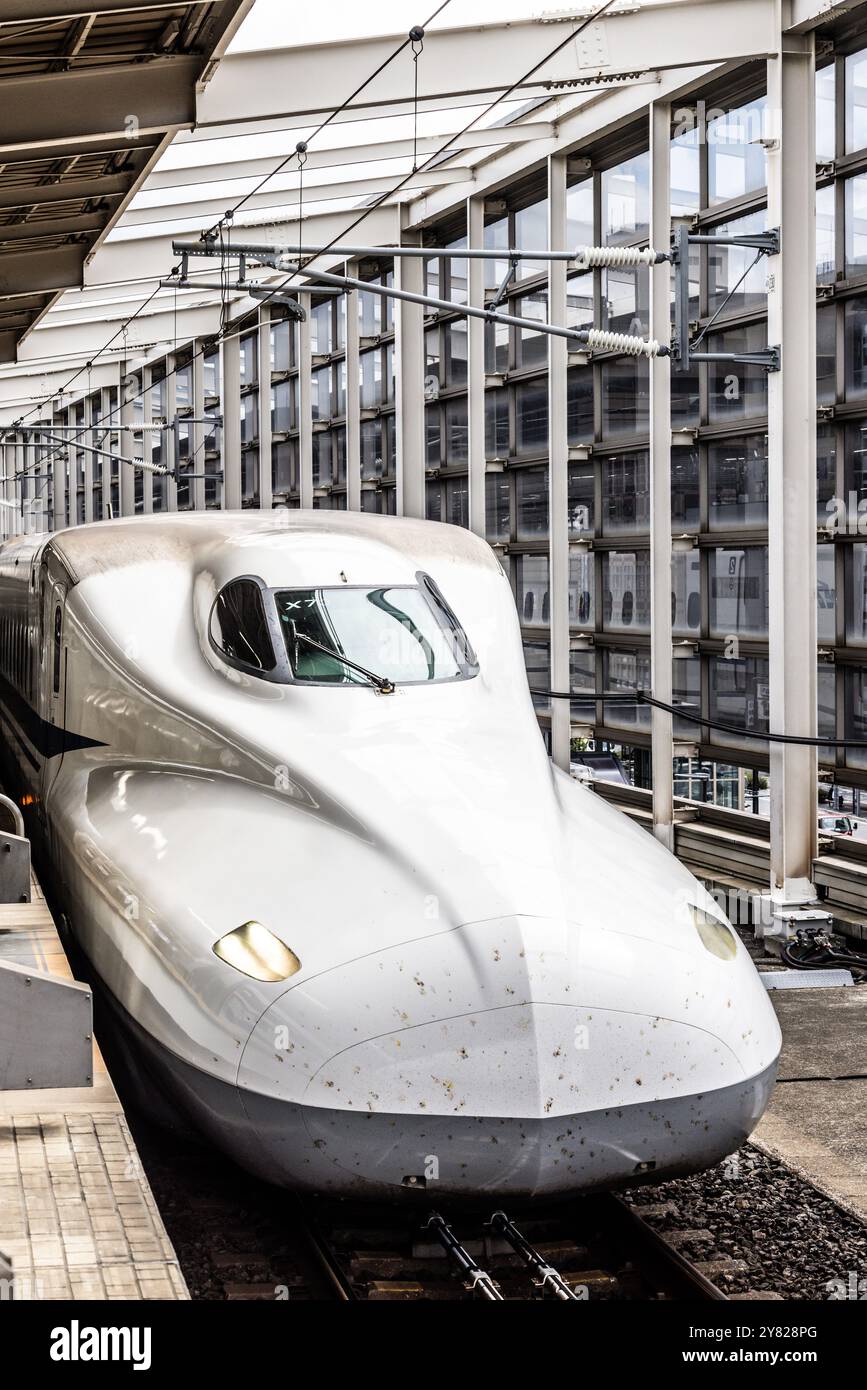 Shinkansen n700 series kyoto hi-res stock photography and images - Alamy