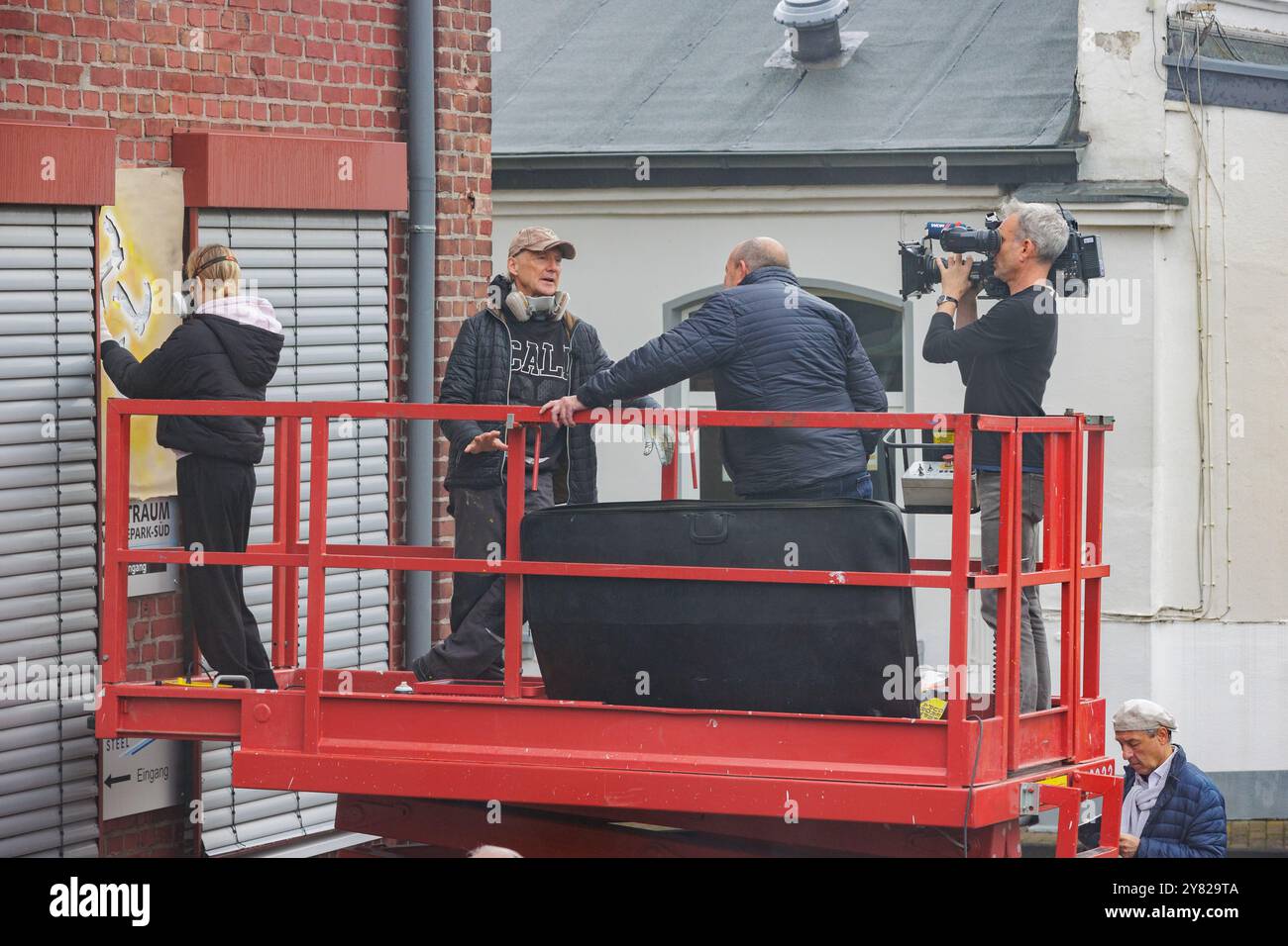 02.10.2024. Hilden/Rheinland. Bananensprayer, Aktionskünstler ...