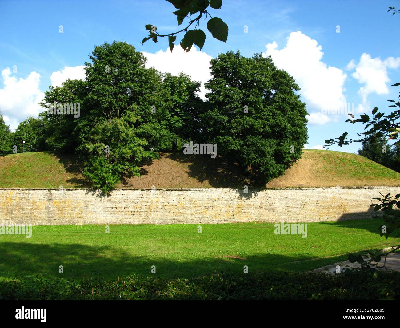 The castle in Narva city, Estonia Stock Photo - Alamy