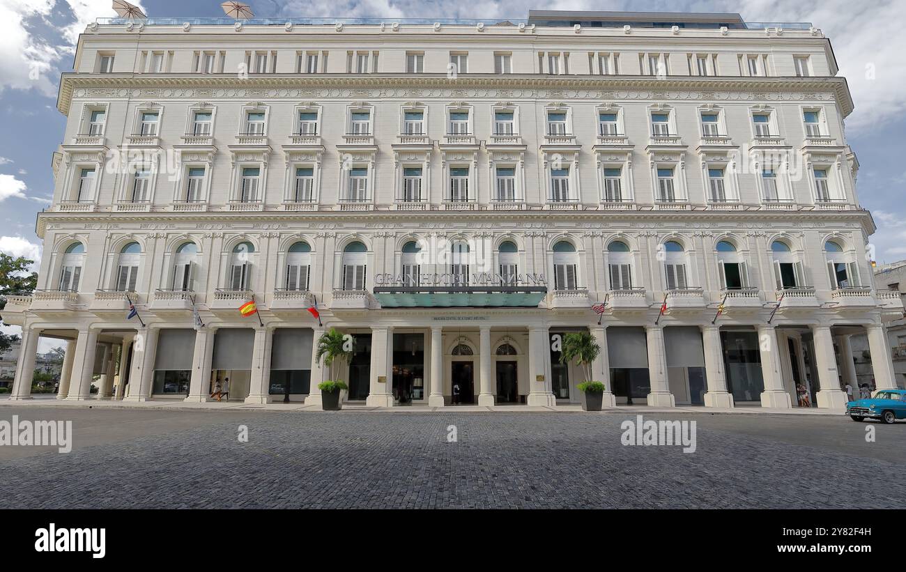 775 South-facing main facade on Calle San Rafael Street of the former ...