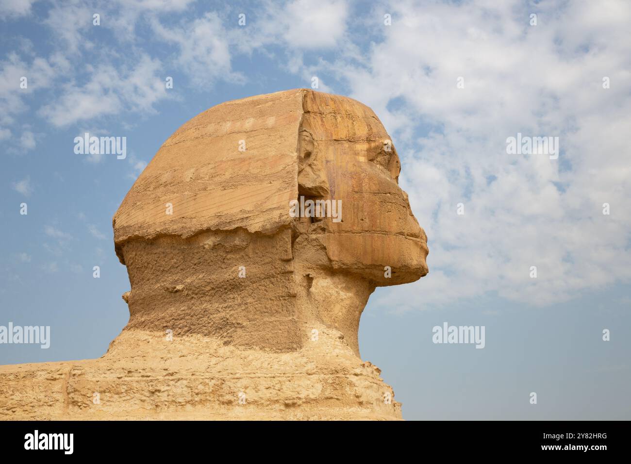 Beautiful profile of the Great Sphinx including pyramids of Menkaure ...