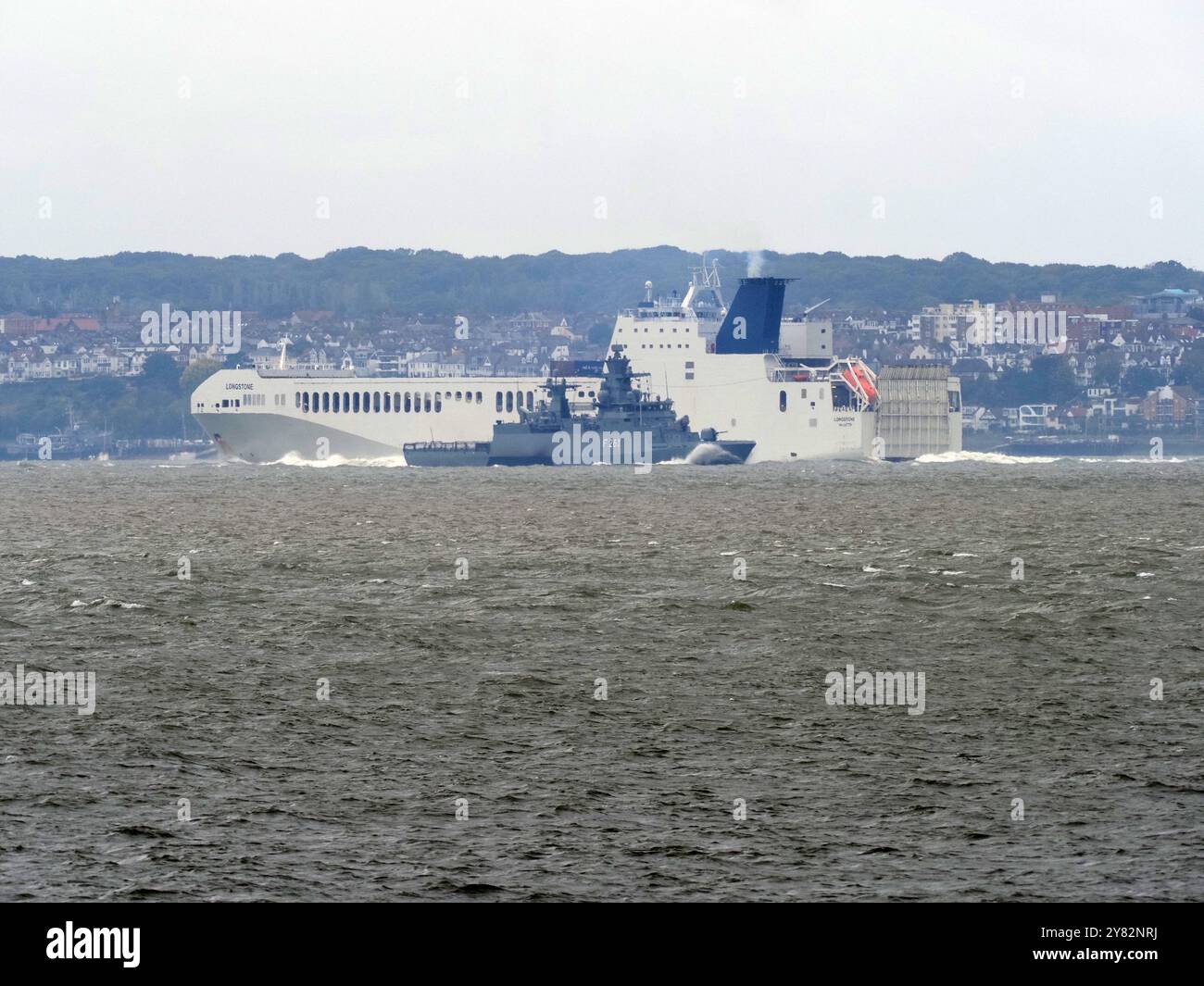 Sheerness, Kent, UK. 2nd Oct, 2024. German warship F261 seen departing ...